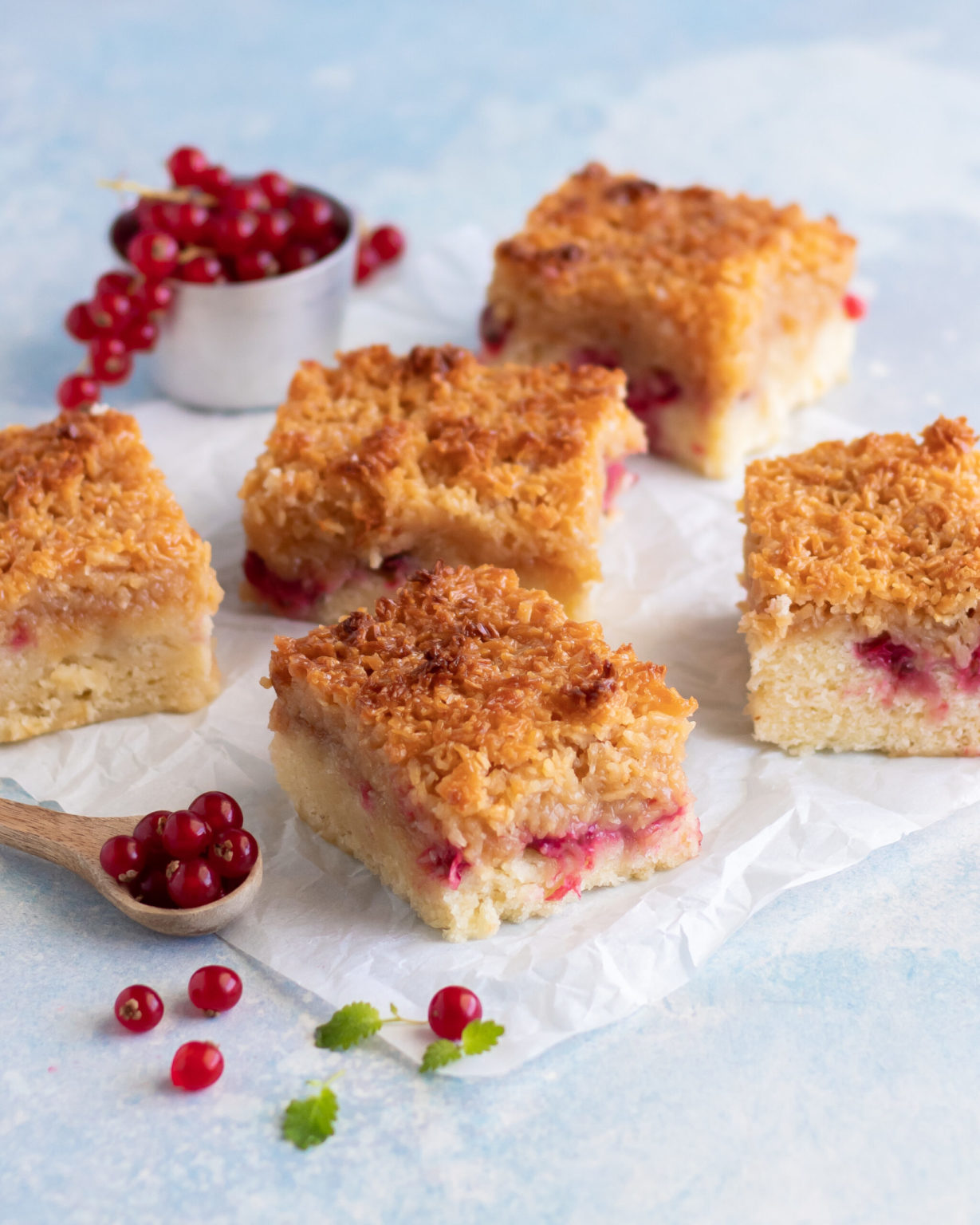 Rödvinbärskaka med kokostosca – Camilla Hamid