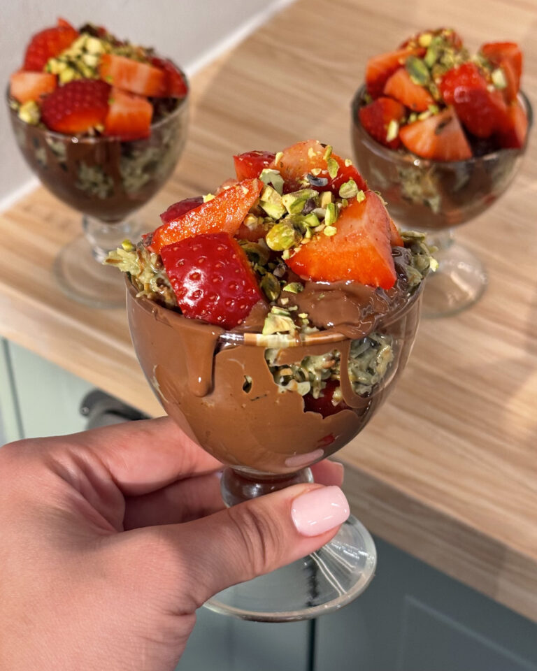 Dubai chocolate strawberry cups – Camilla Hamid