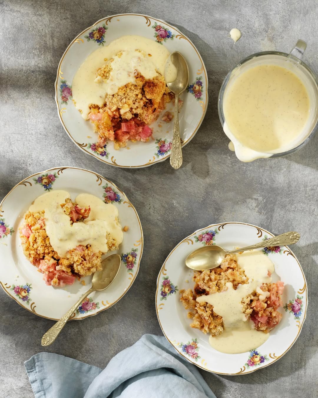 Smulpaj med rabarber – Camilla Hamid